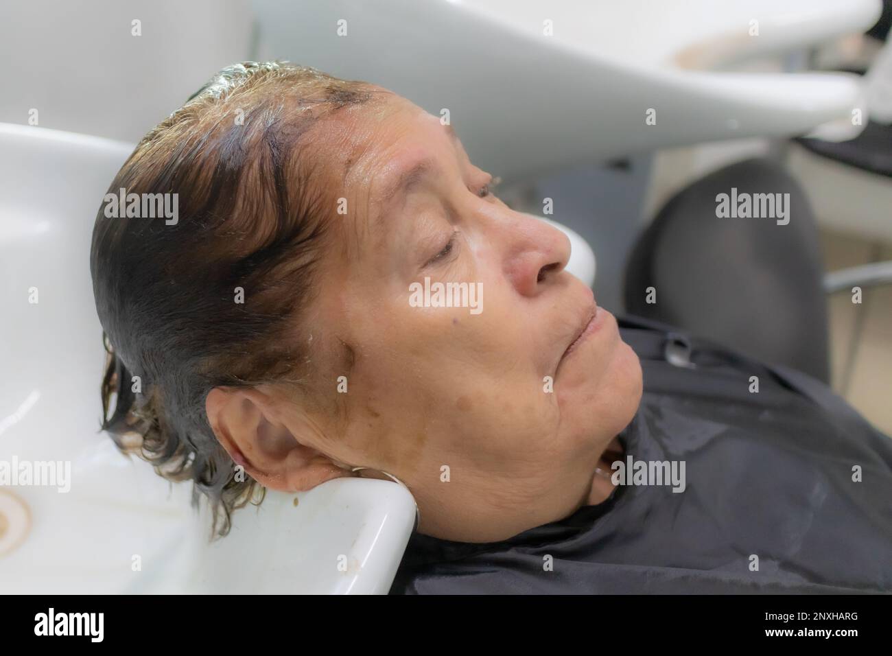 Elderly people care wash hi-res stock photography and images - Alamy