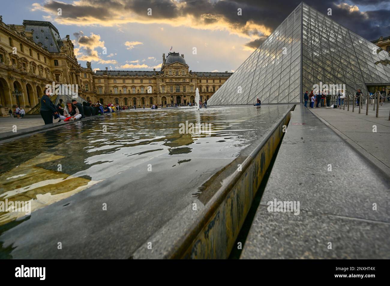 Parisi, France, June 2022. Beautiful perspective image of the Louvre ...
