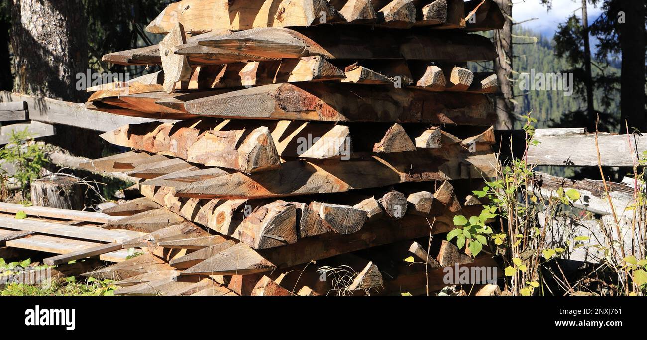 Stacked sharp poles hi-res stock photography and images - Alamy