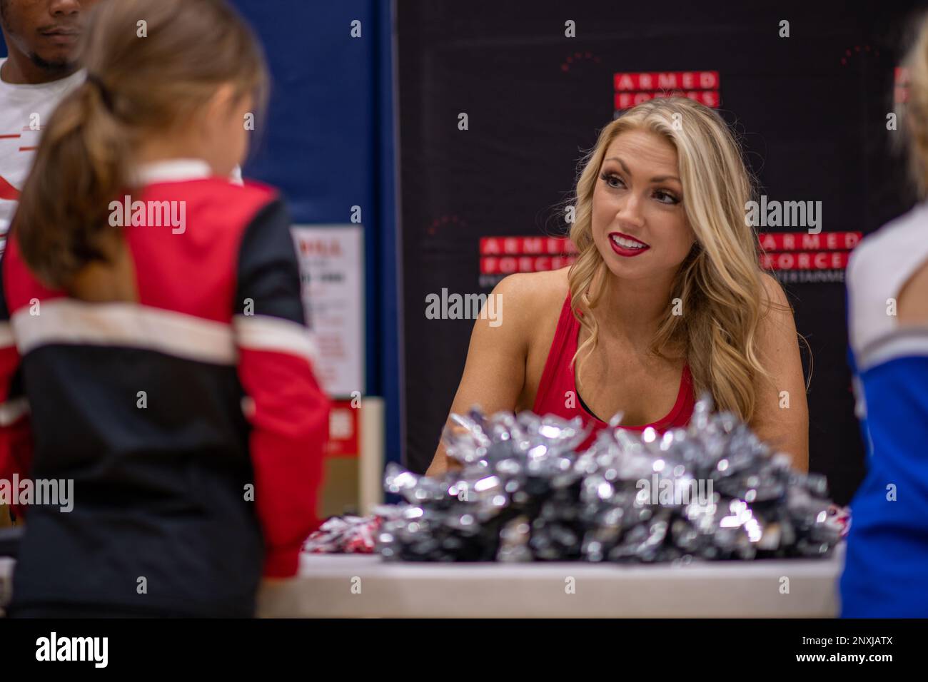 Atlanta falcons cheerleaders hi-res stock photography and images - Alamy