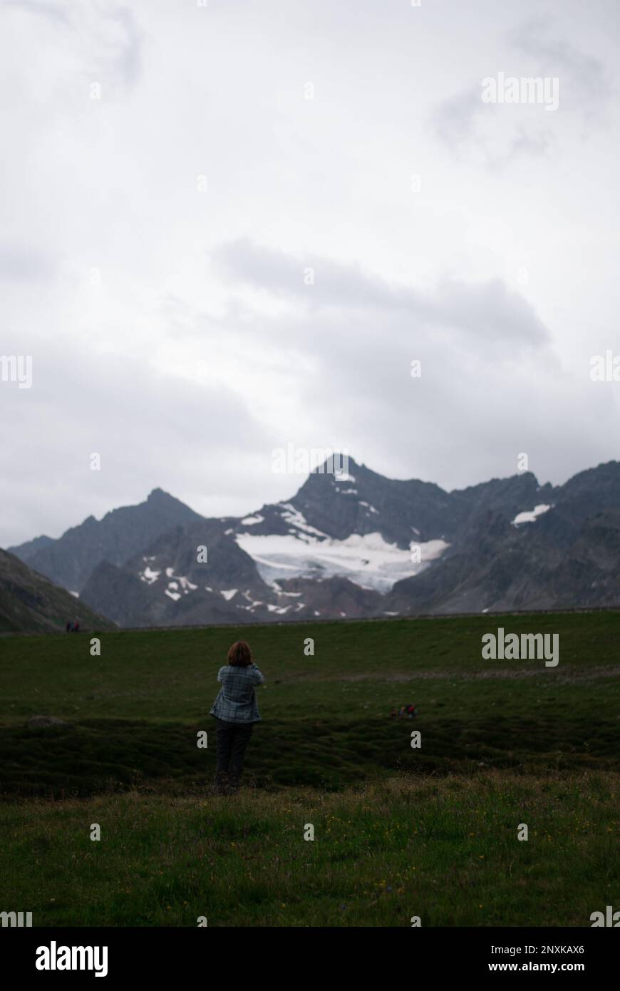 Cloudy weather snow hi-res stock photography and images - Alamy