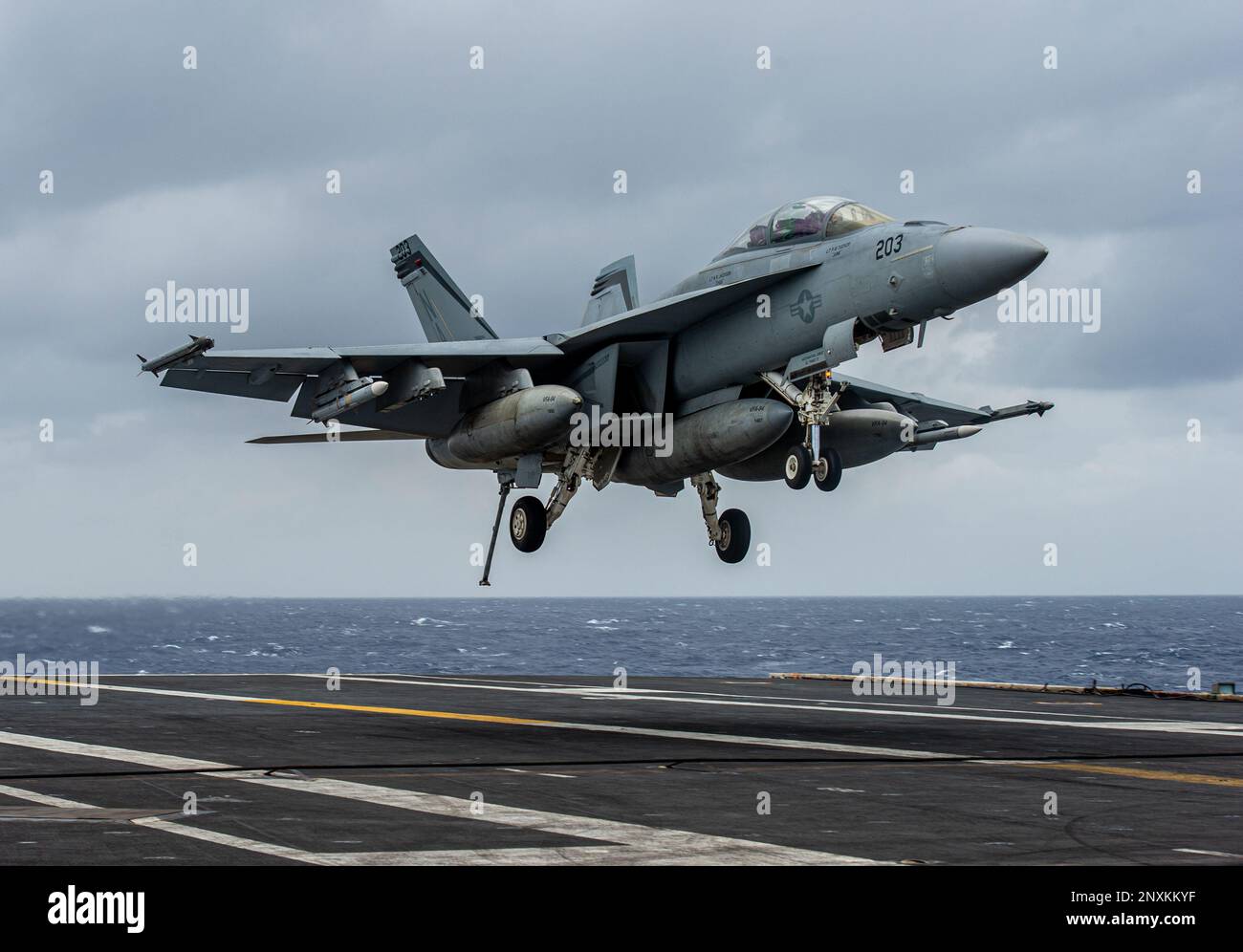 230104-N-DU622-1266 PHILIPPINE SEA (Jan. 4, 2023) An F/A-18E Super ...