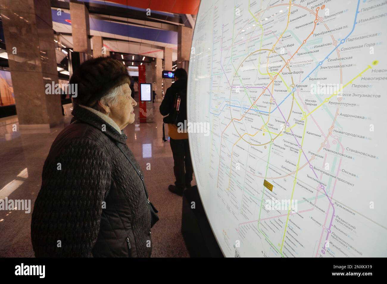 Moscow, Russia. 1st Mar, 2023. A woman looks at a map of the Big Circle ...