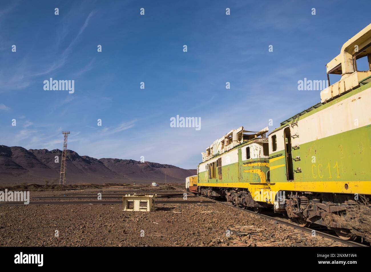 Mauritania, the longest railway in the world, connects Nouadhibou to ...