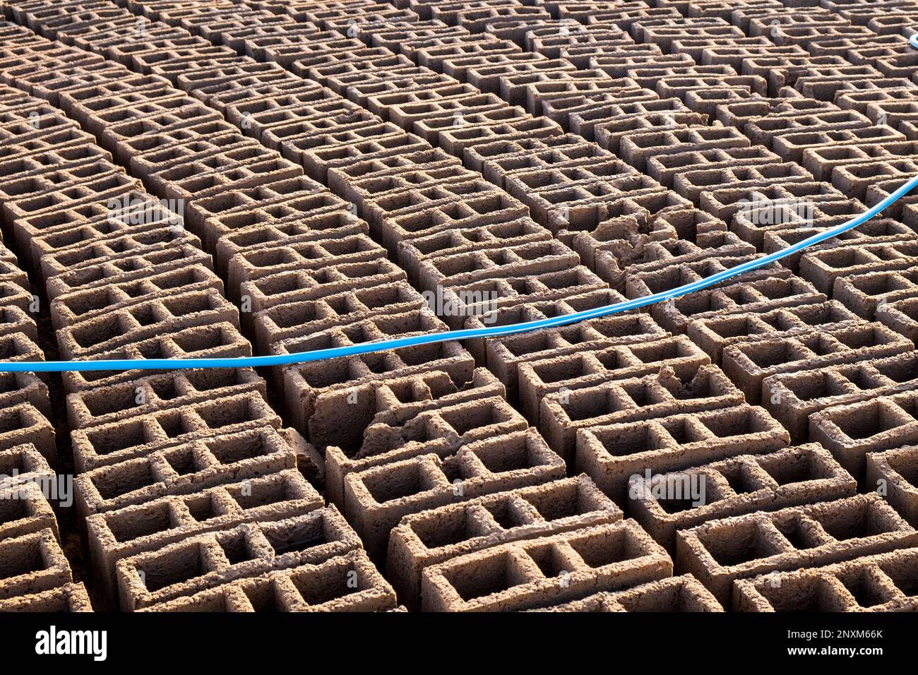 Mauritania, Chinguetti, bricks, manufacture Stock Photo - Alamy