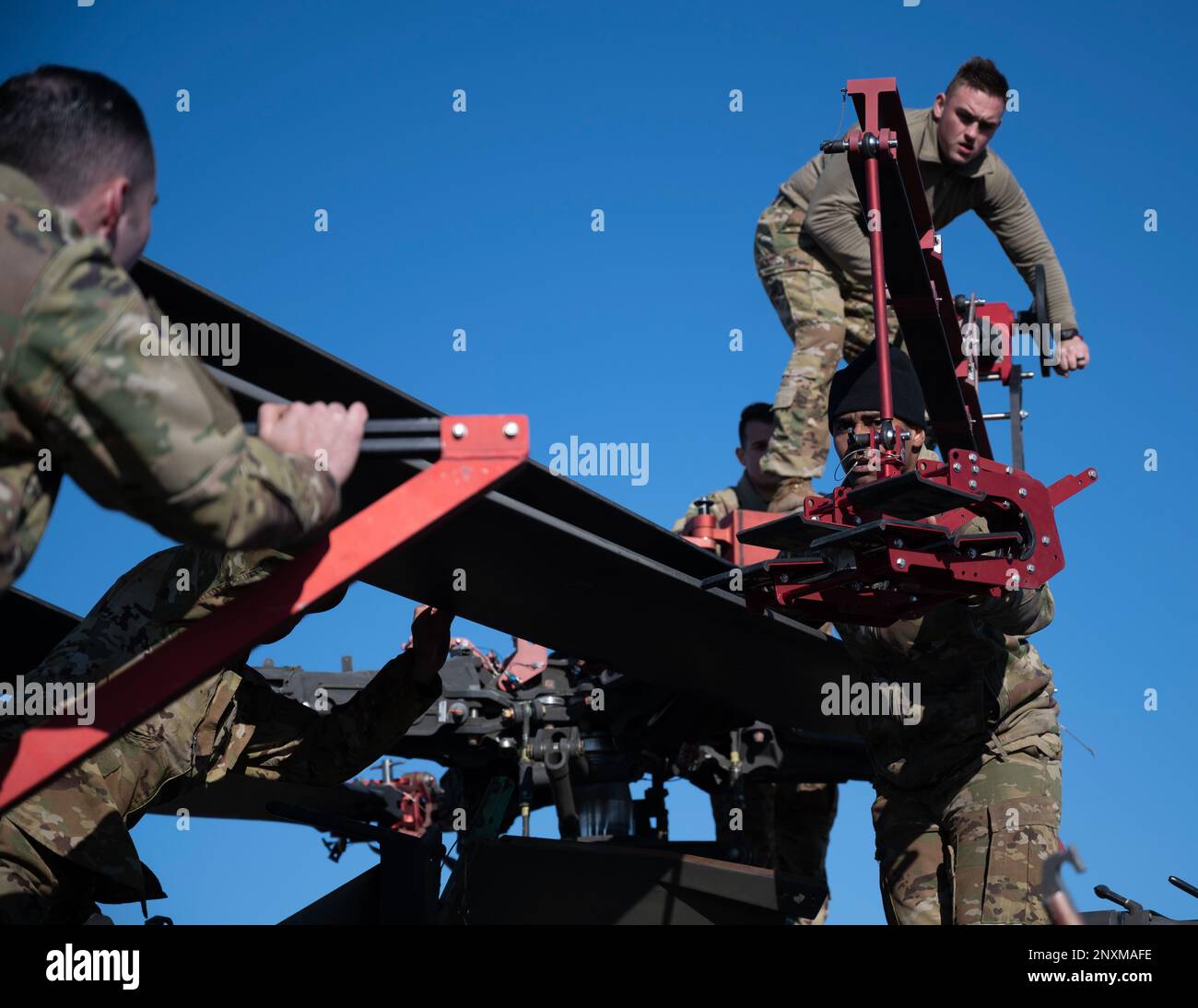 Army apache kuwait hi-res stock photography and images - Alamy