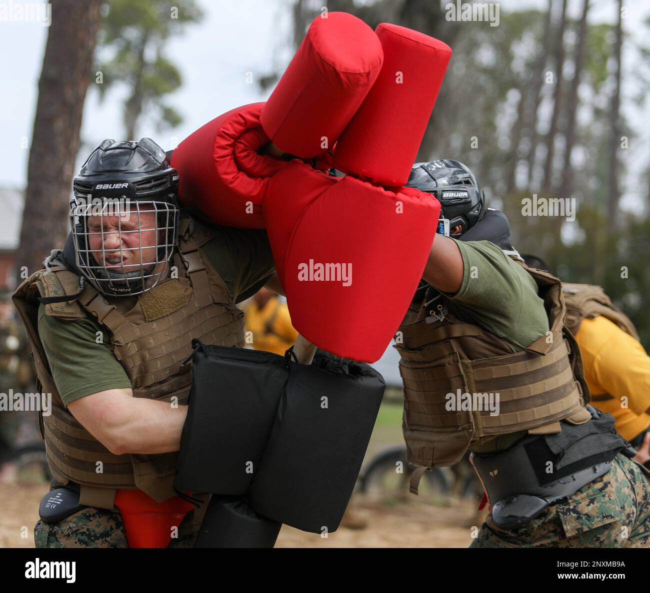 Recruits with Hotel Company, 2nd Recruit Training Battalion, practice ...