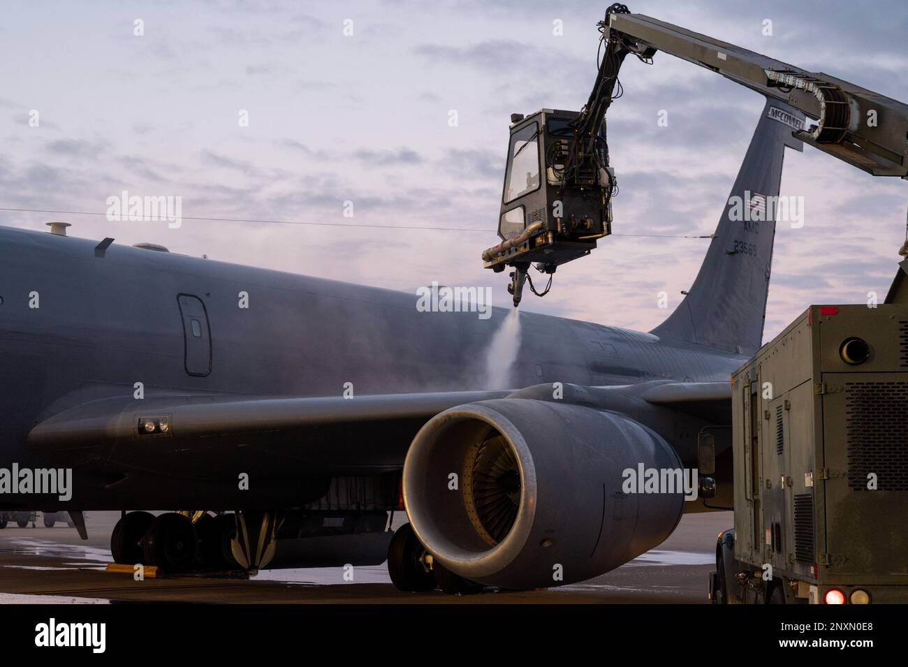 Aircraft maintenance chemicals hi-res stock photography and images - Alamy