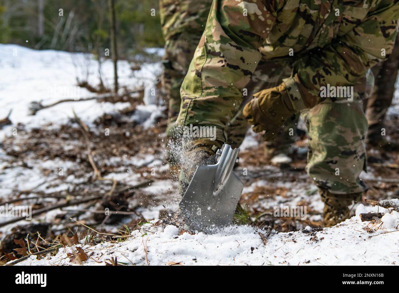 A U.S. Air Force Airman from the 290th Joint Communications Support ...