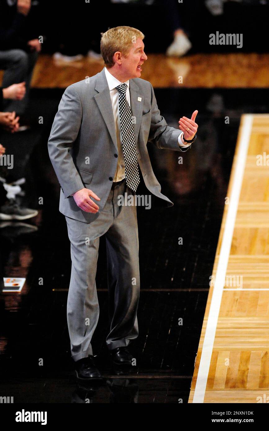 SPARTANBURG, SC - JANUARY 20: Jimmy Garrity head coach women’s ...