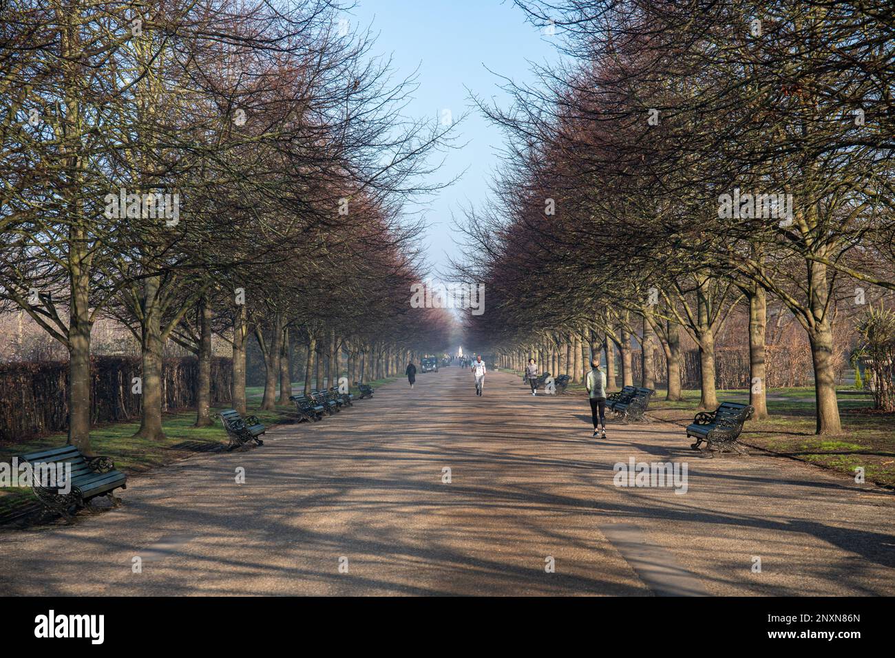 Broad walk hi-res stock photography and images - Alamy