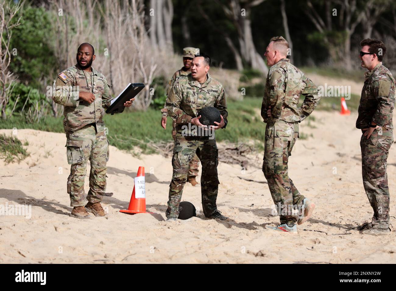 The Soldiers of the entire 500th Military Intelligence Brigade rose to ...