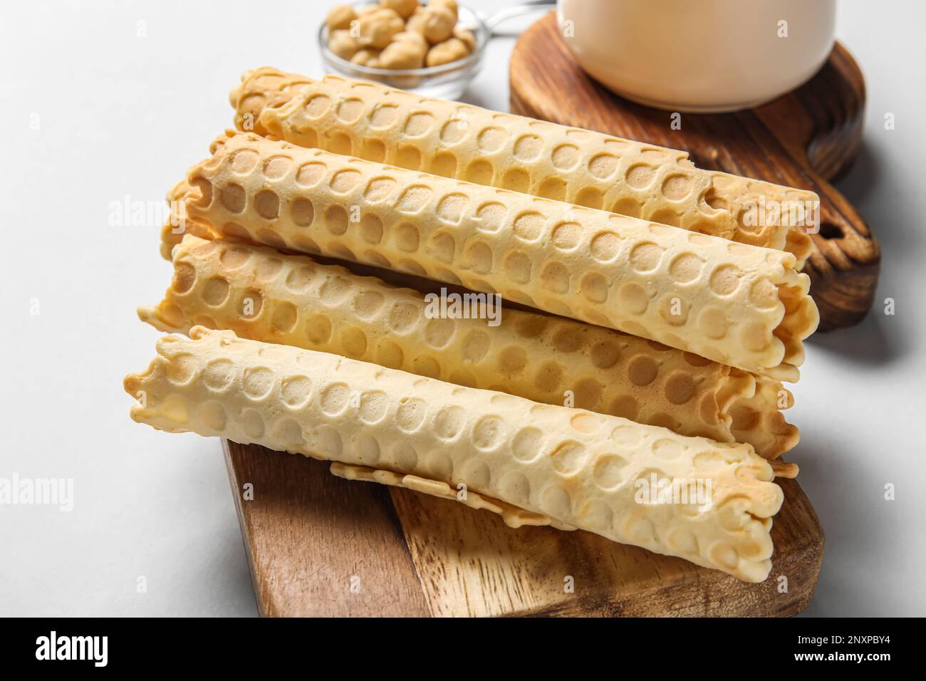Board delicious wafer rolls hi-res stock photography and images - Alamy