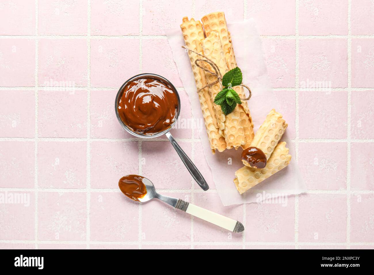 Waffle tile hi-res stock photography and images - Alamy