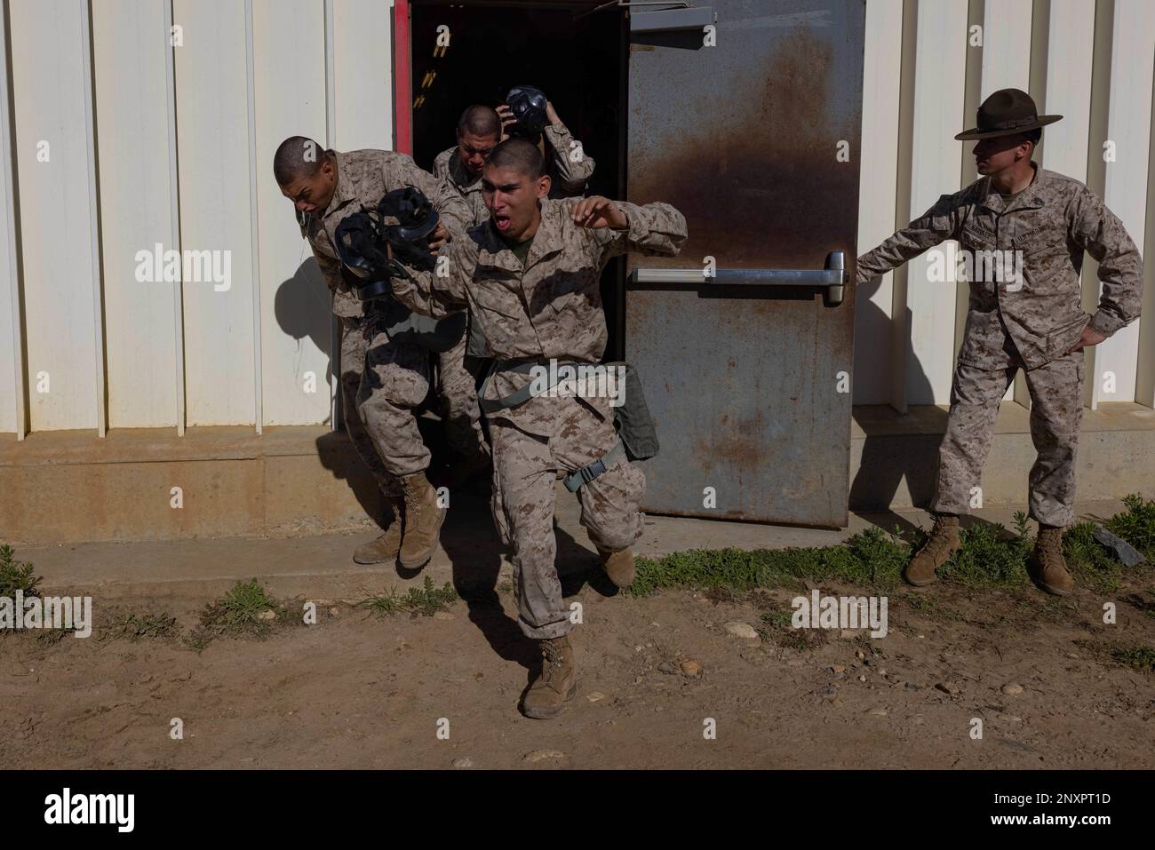 U.S. Marine Corps recruits with Hotel Company, 2nd Recruit Training ...
