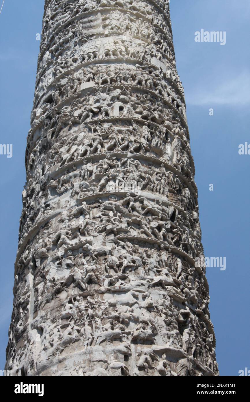 Spiral baroque column hi-res stock photography and images - Alamy