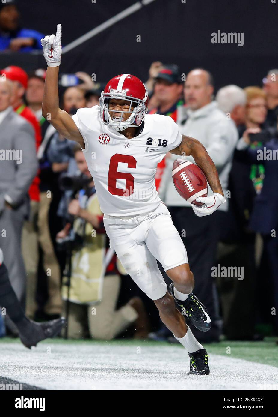 ATLANTA, GA - JANUARY 08: Alabama Crimson Tide wide receiver DeVonta ...