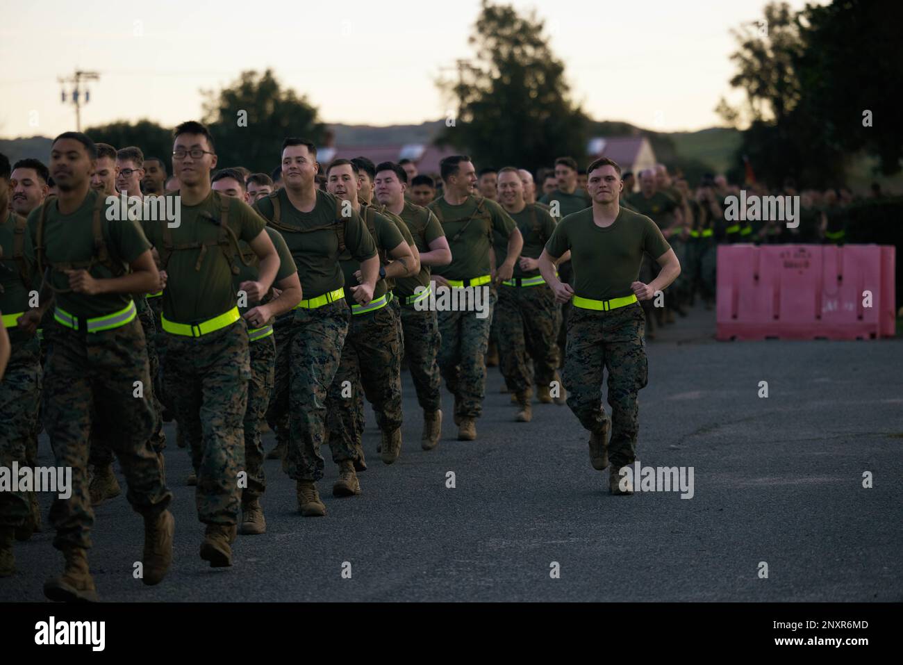 U.S. Marines with 11th Marine Regiment, 1st Marine Division ...
