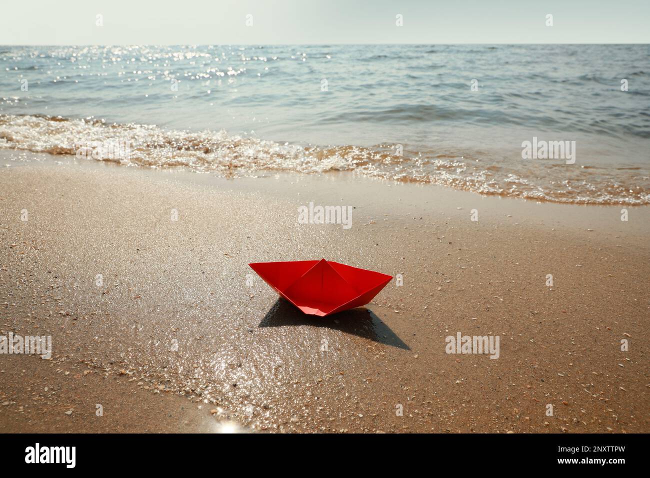 Papercraft ship hi-res stock photography and images - Alamy