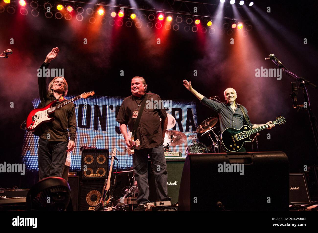 Peter Frampton, Sonny Landreth, and David Hidalgo of Los Lobos performs ...