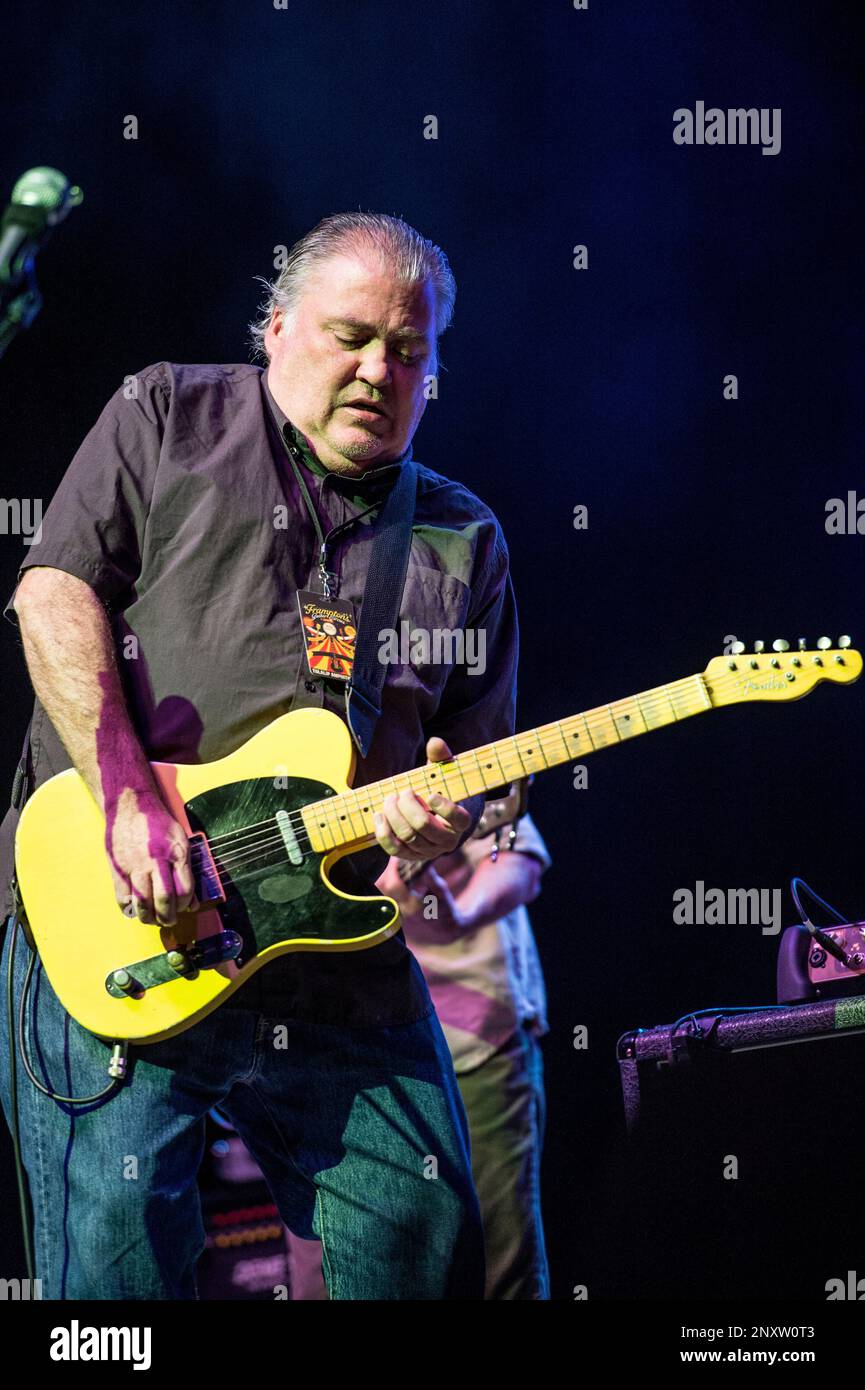 David Hidalgo of Los Lobos performs with Peter Frampton during the ...