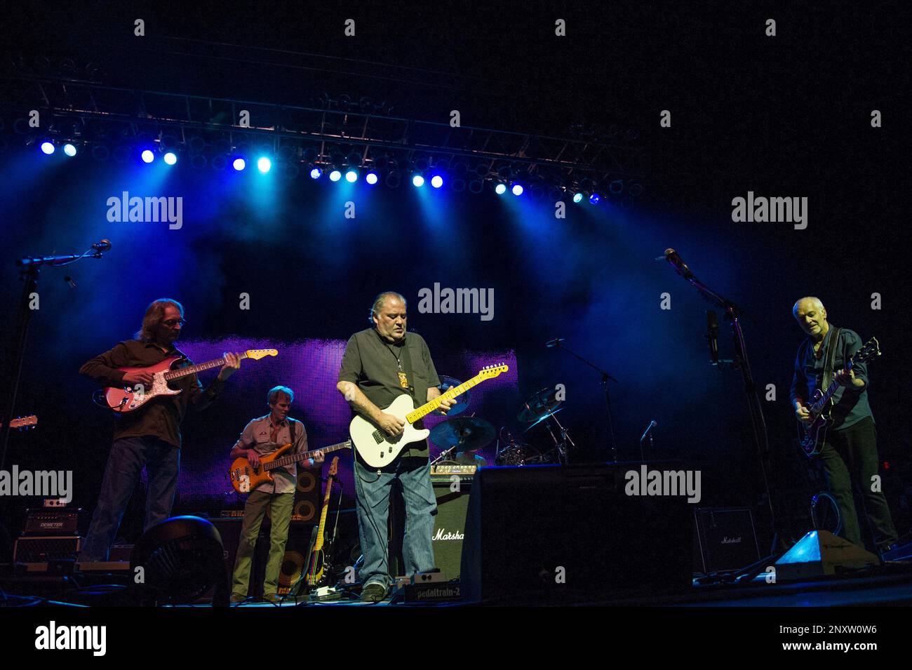 Peter Frampton, Sonny Landreth, and David Hidalgo of Los Lobos performs ...