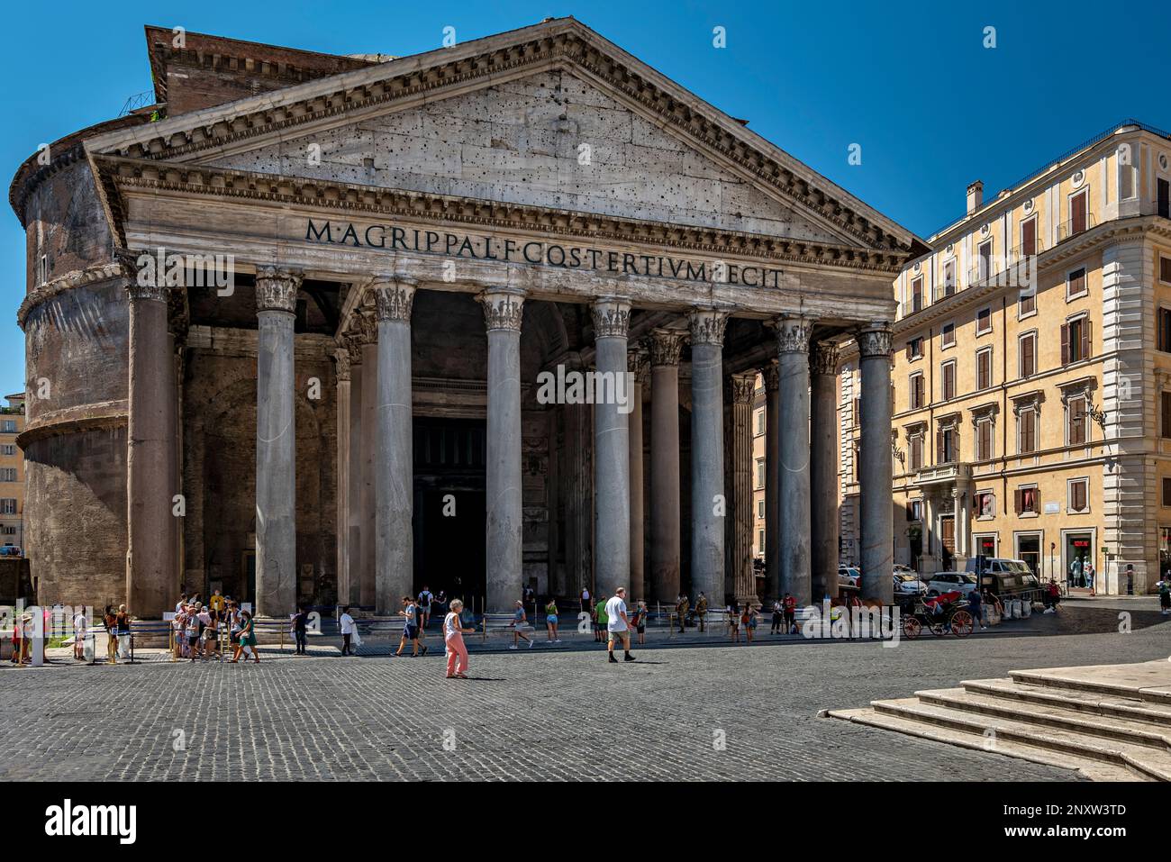 Pantheon rome exterior dome hi-res stock photography and images - Alamy