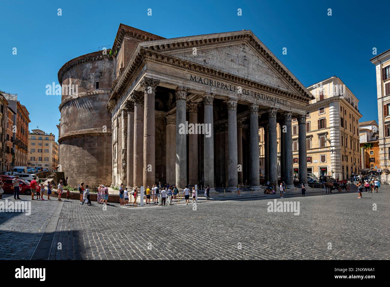 Pantheon rome exterior dome hi-res stock photography and images - Alamy