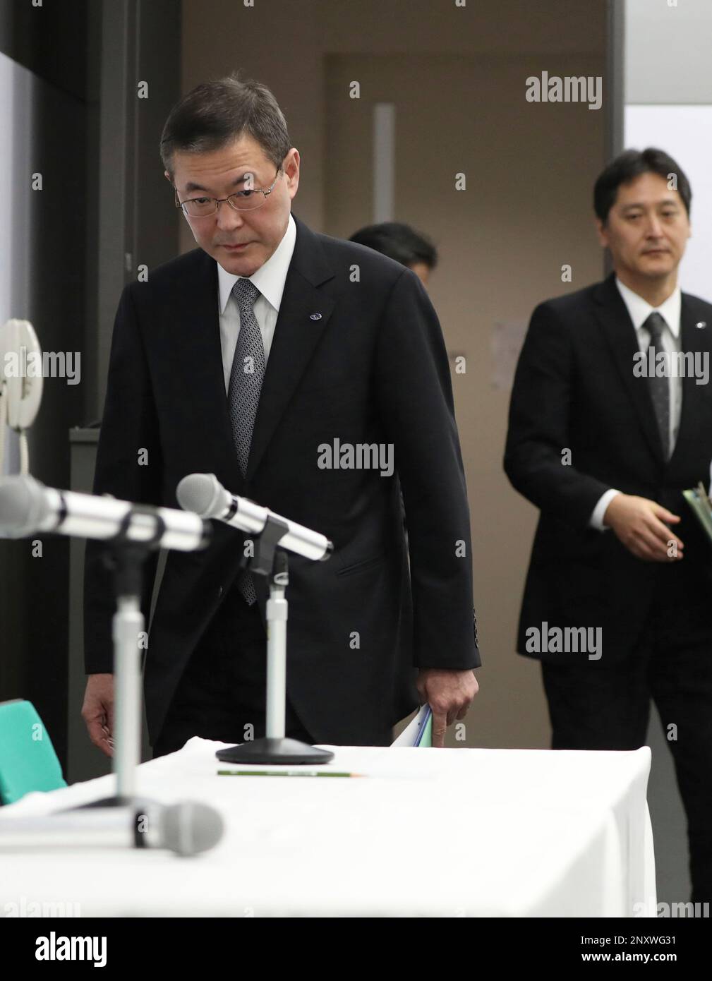Subaru President Yasuyuki Yoshinaga(L) attends a press conference after ...