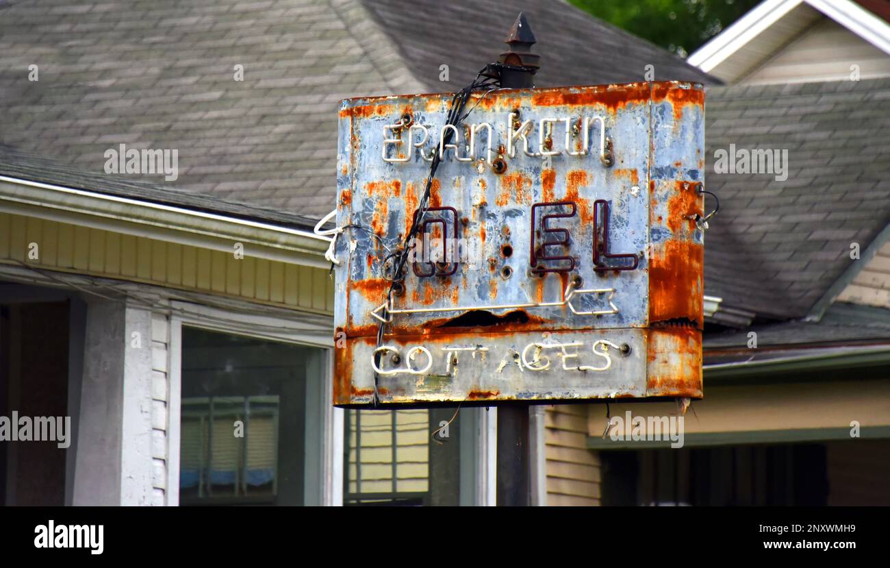 Old broken neon sign hi-res stock photography and images - Alamy