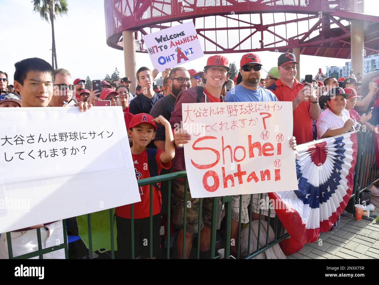 Los Angeles Angels' fans welcome to Japanese pitcher Shohei Ohtani at ...