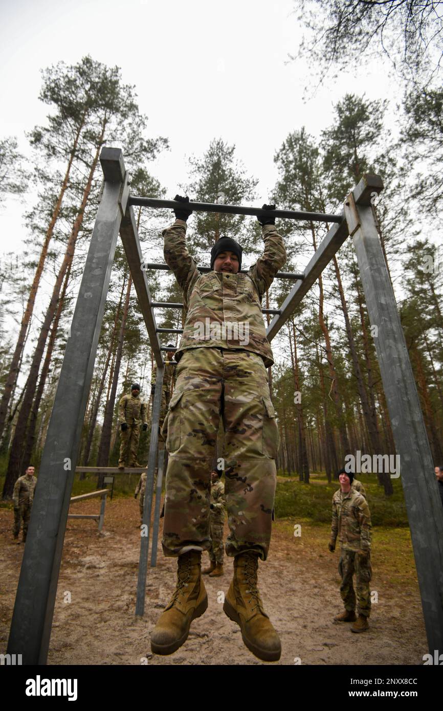 U.S. Soldiers assigned to Bravo Company, 307th Military Intelligence ...