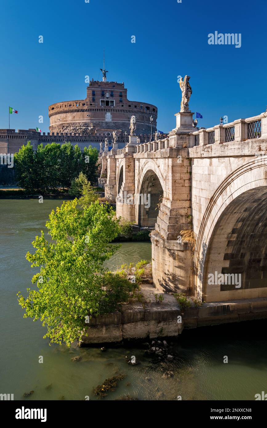 Statue at st angelo bridge hi-res stock photography and images - Alamy