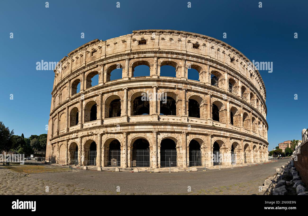 Colosseum gladiator hi-res stock photography and images - Alamy