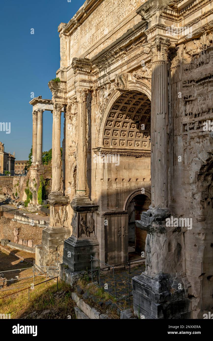The triumphal Arch of Septimius Severus (Arco di Settimio Severo ...