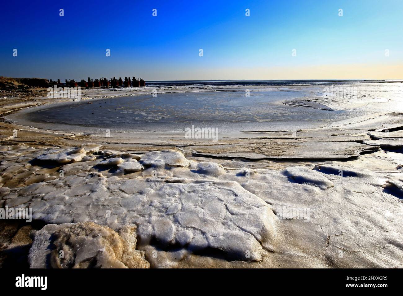 The winter sea ice Stock Photo - Alamy