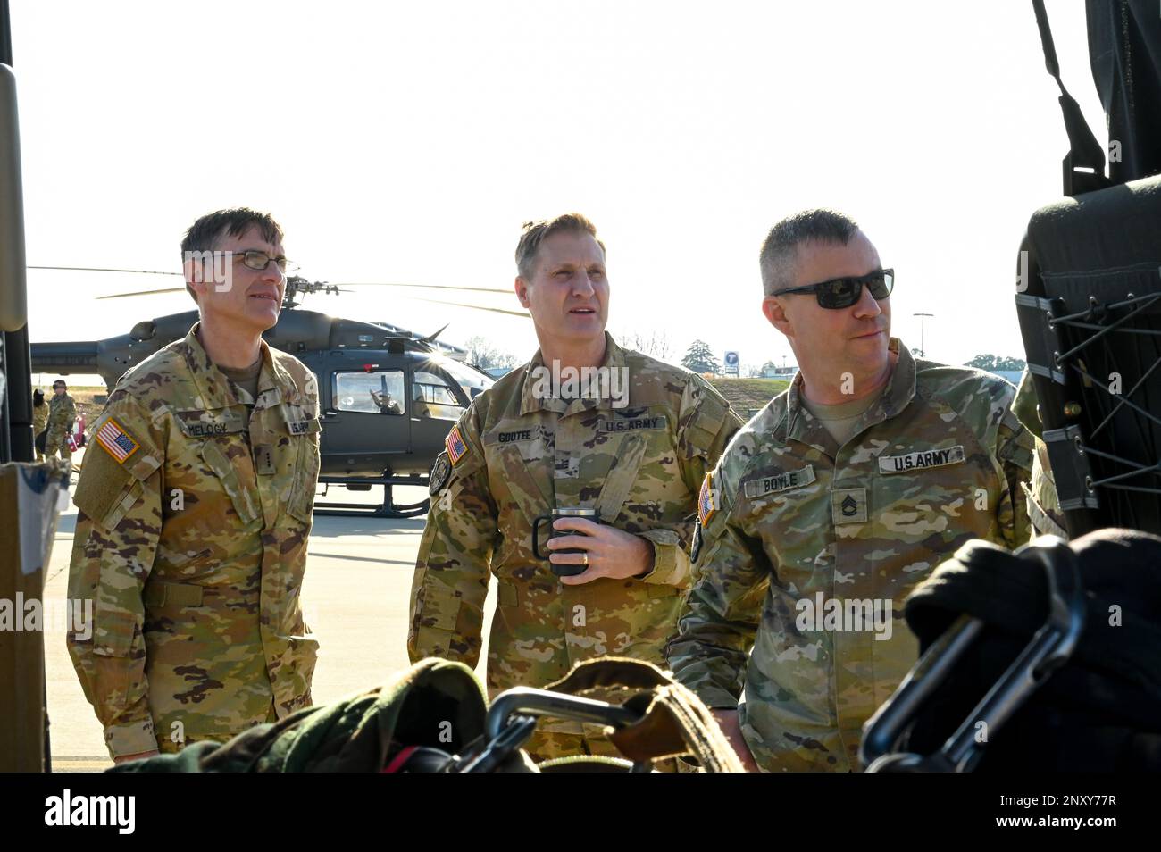 U.S. Army National Guard Soldiers with the 2-151st Security and Support ...