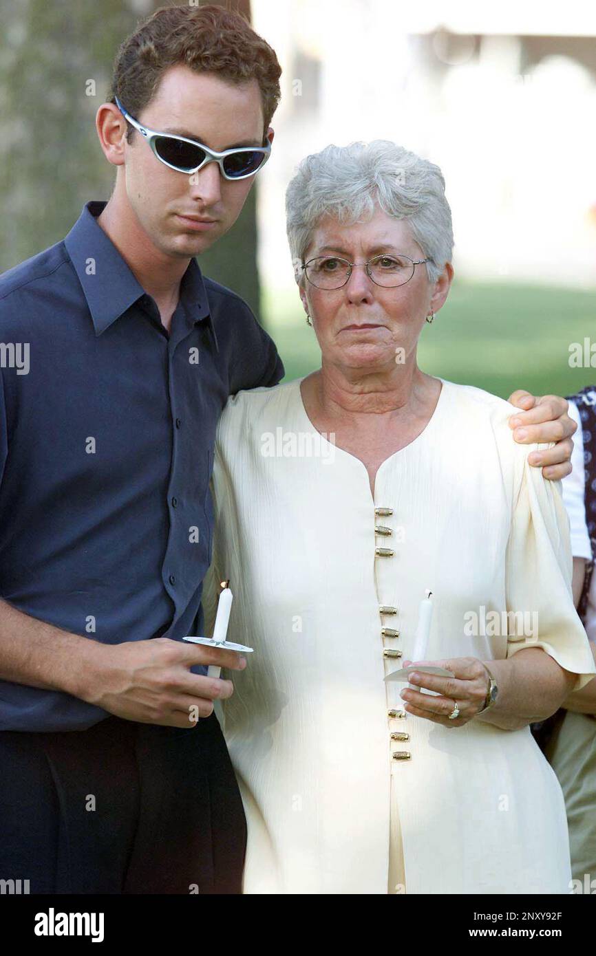 In this July 17, 2003 photo, Elizabeth Syperda's mother and brother ...