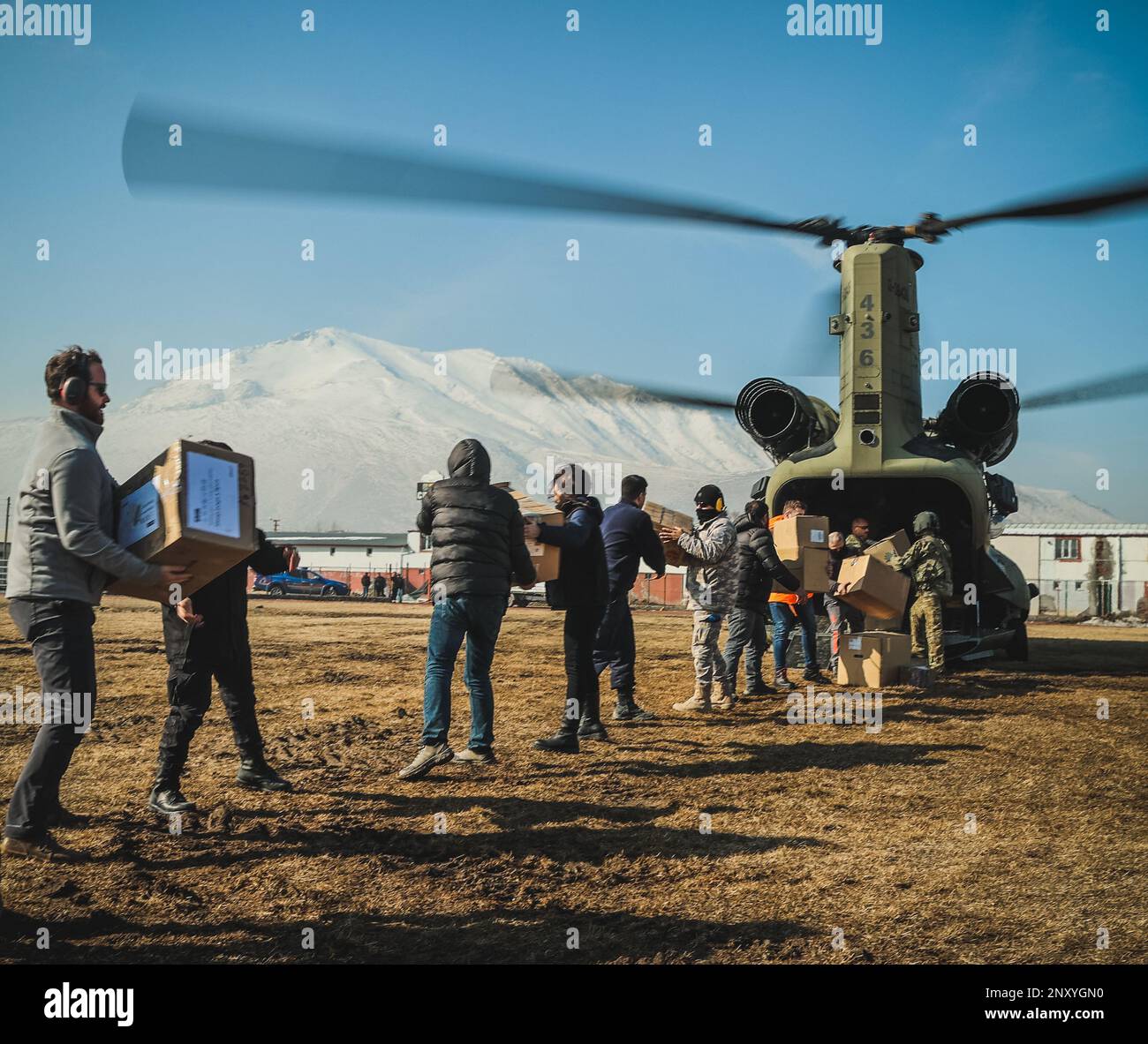 U.S. Army soldiers assigned to 3rd Battalion, 501st Aviation Regiment ...