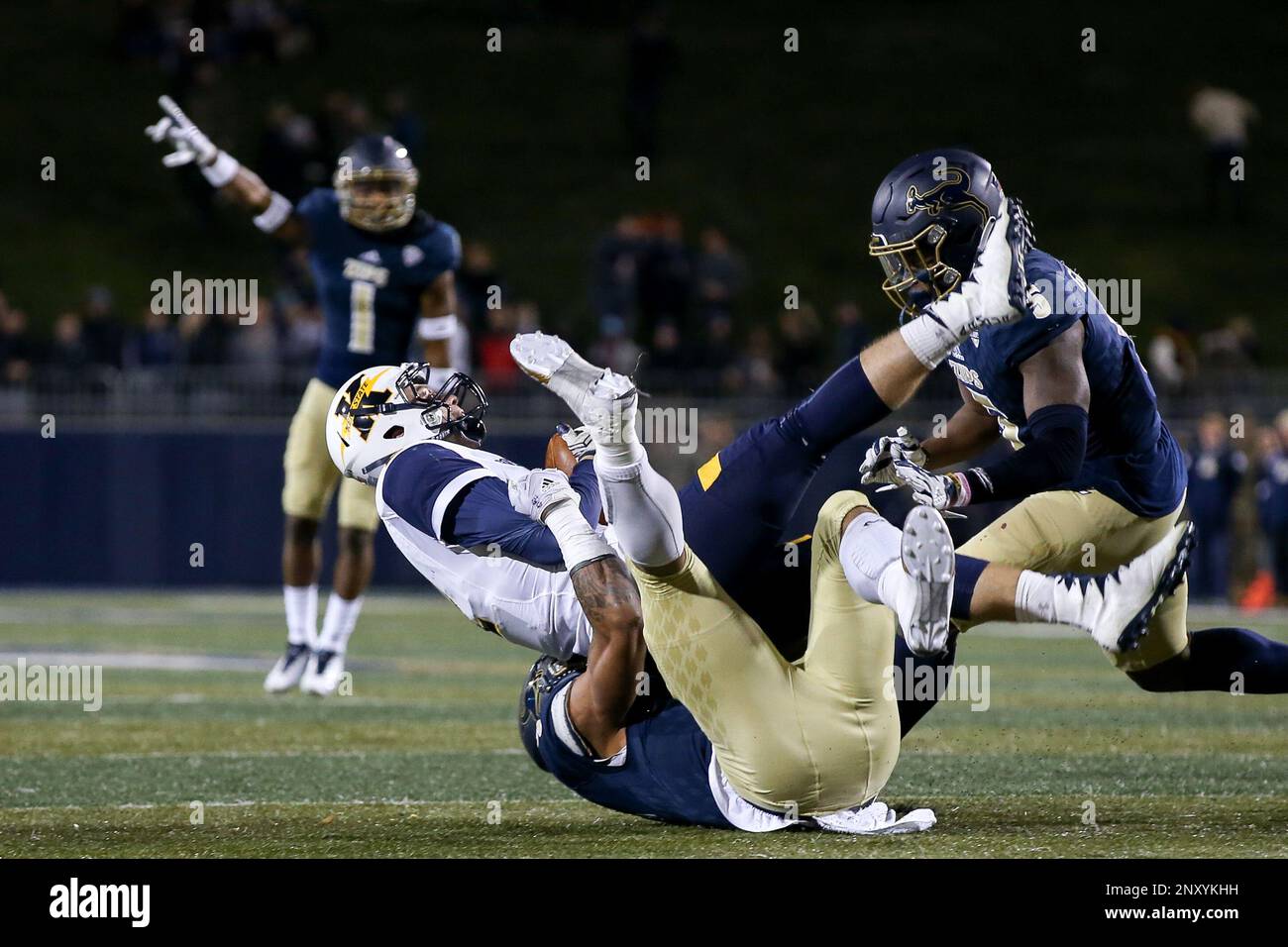 AKRON, OH - NOVEMBER 21: Akron Zips linebacker Jamal Davis II (9 ...