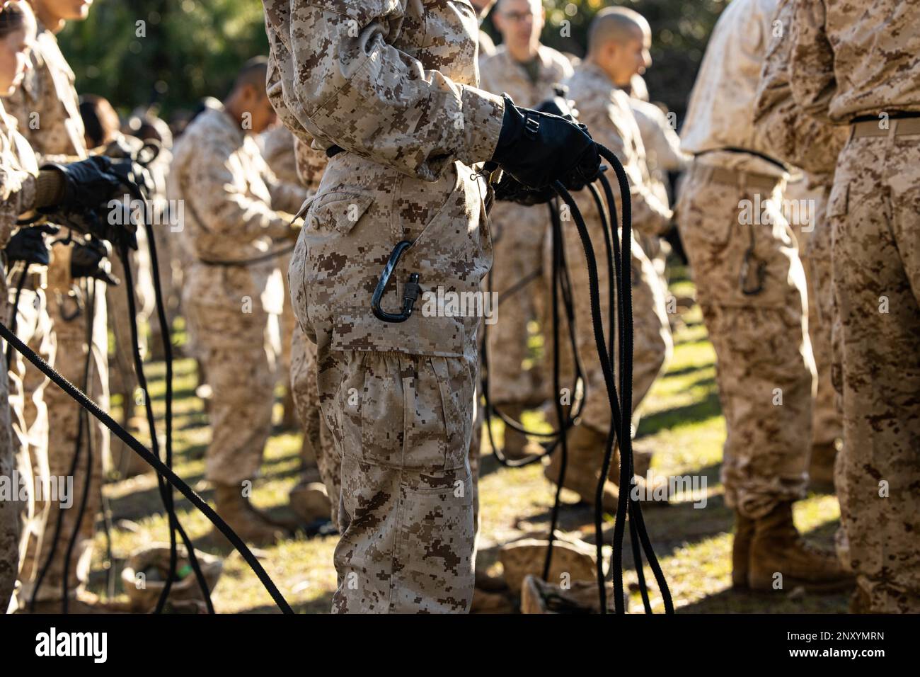Recruits with Hotel Company, 2nd Recruit Training Battalion, execute ...