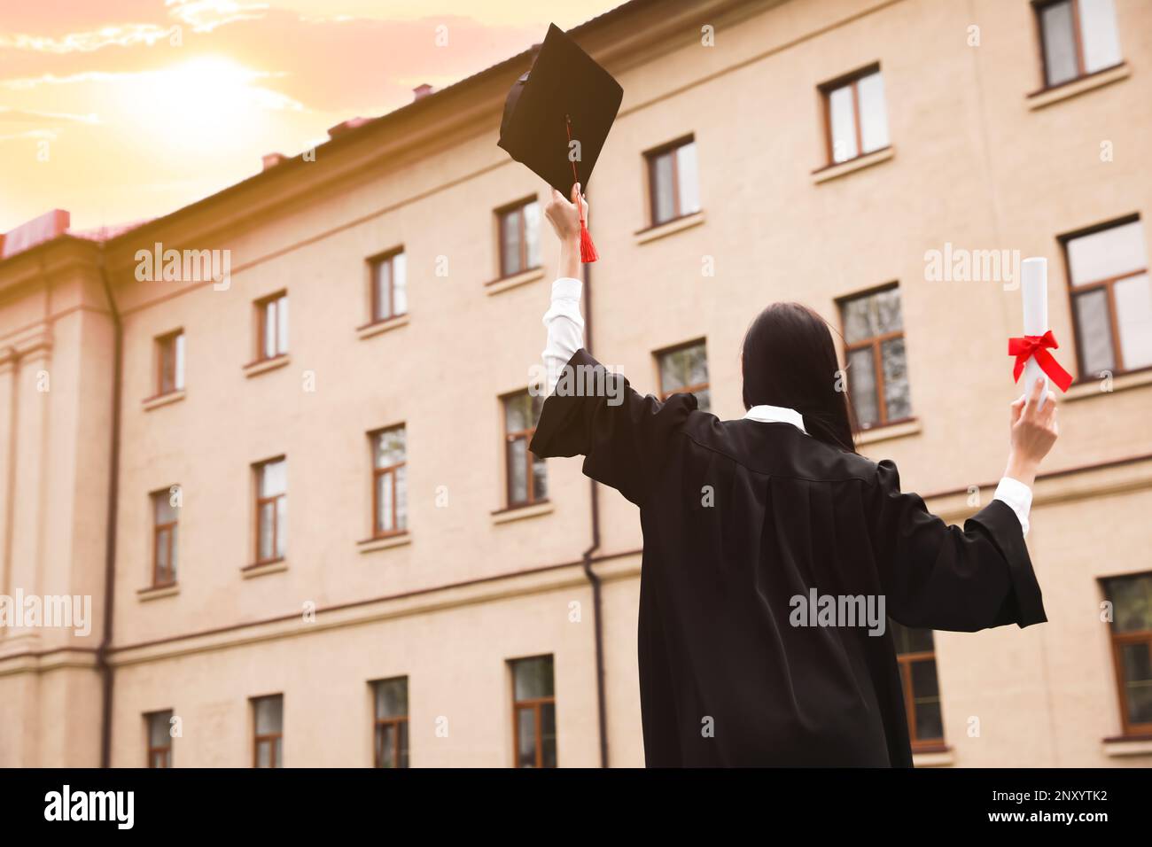 Female graduate back view hi-res stock photography and images - Alamy