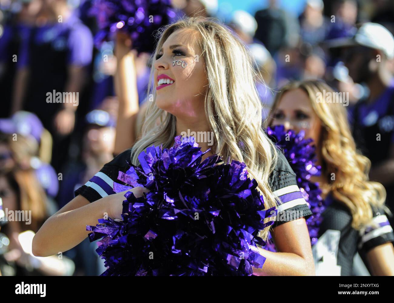November 24 2017 Tcu Horned Frogs Showgirl During The 1st Half Of The