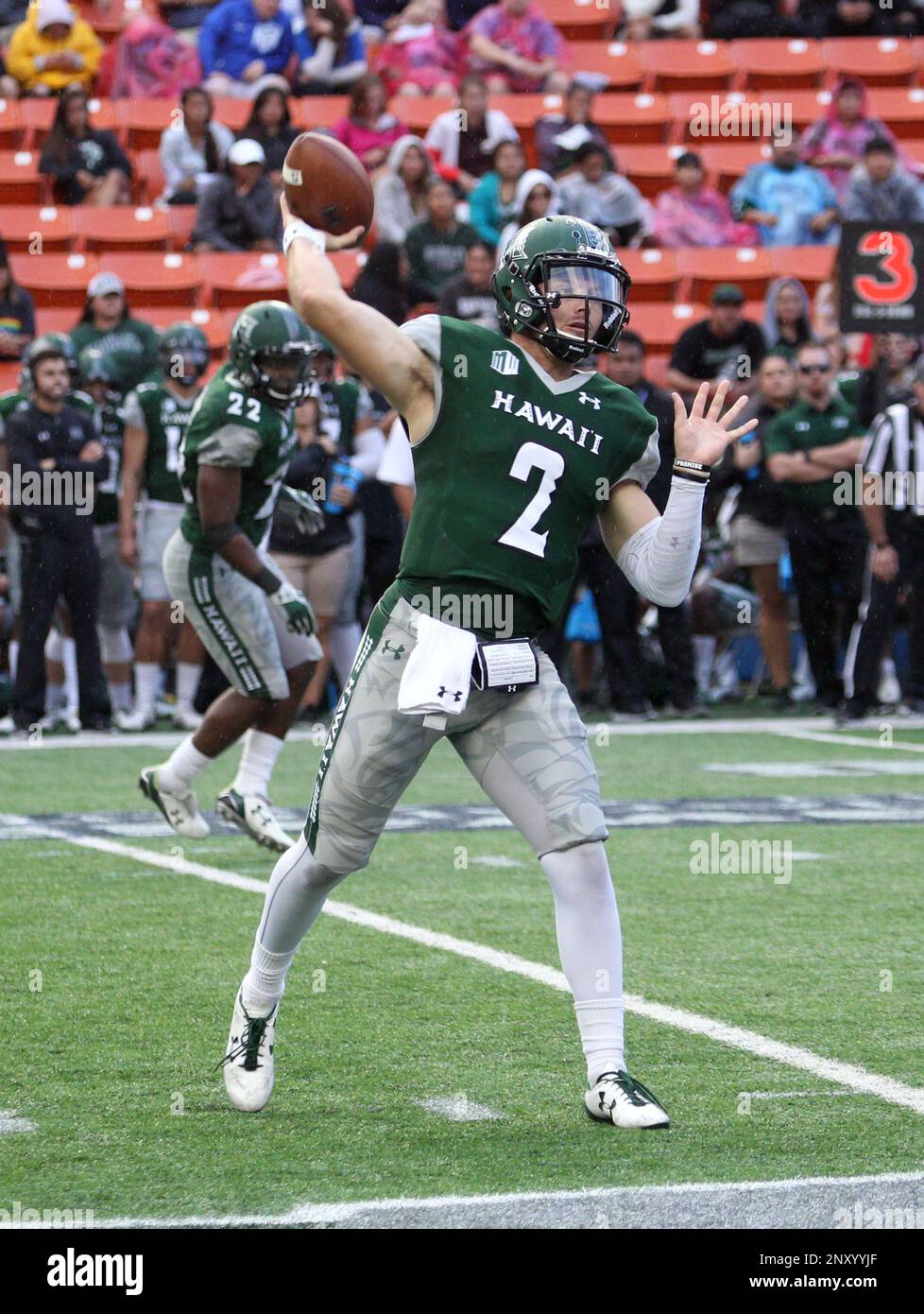 November 25, 2017 - Hawaii Rainbow Warriors quarterback Dru Brown #2 in ...