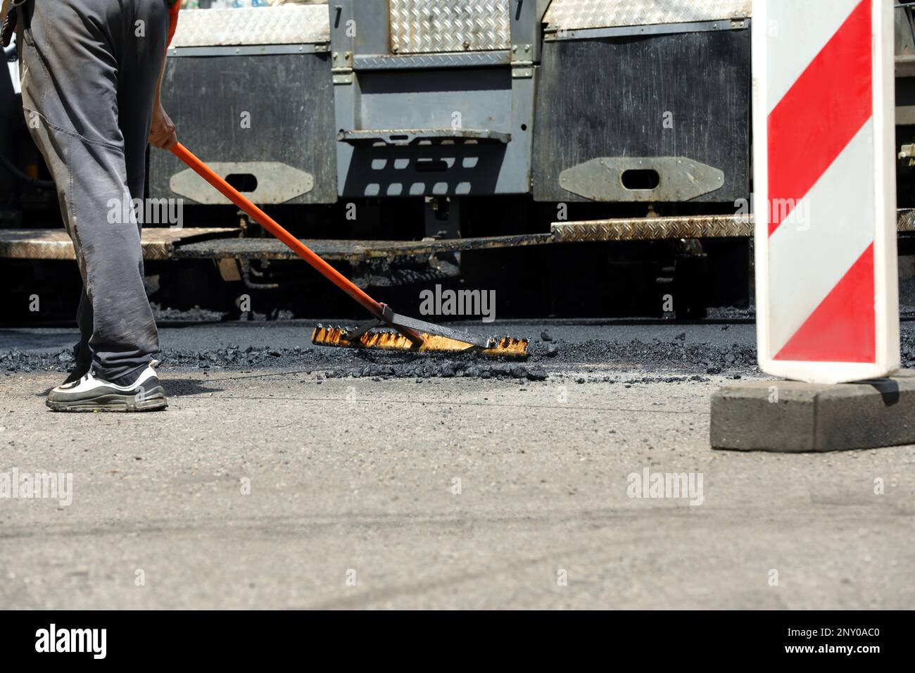 Repairing road laying city hi-res stock photography and images - Alamy