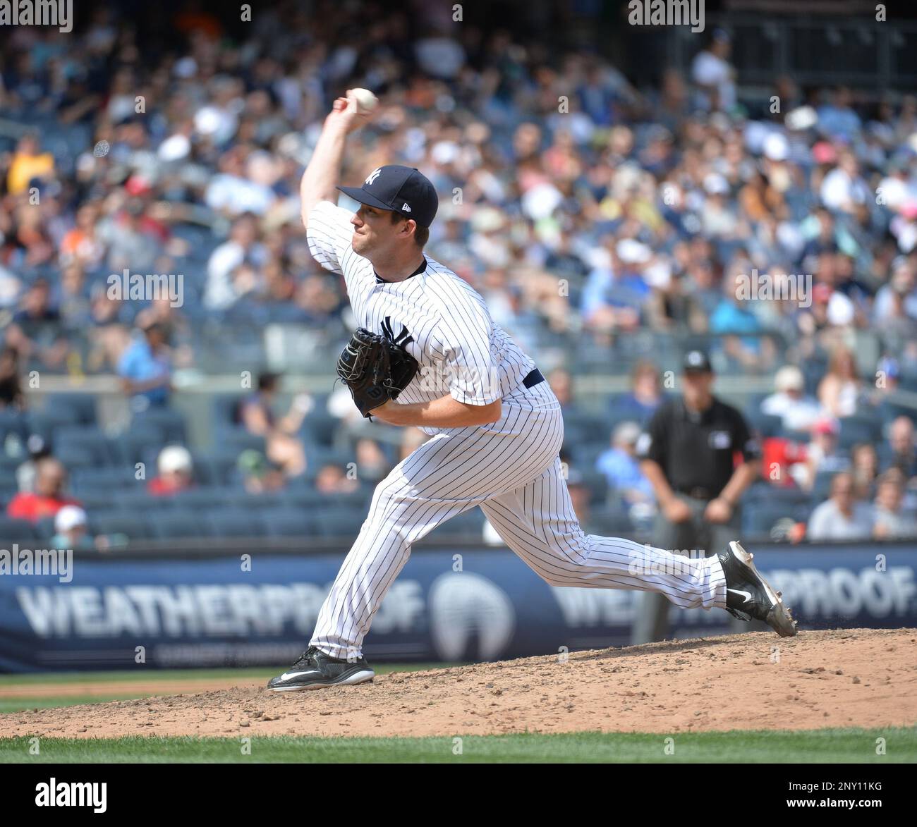 New York Yankees pitcher Adam Warren (43) during game against the ...