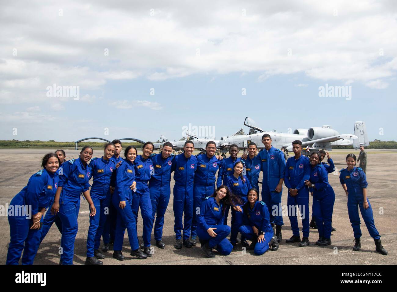 Students from the Nuestra Señora del Perpetuo Socorro Collegio pose in ...