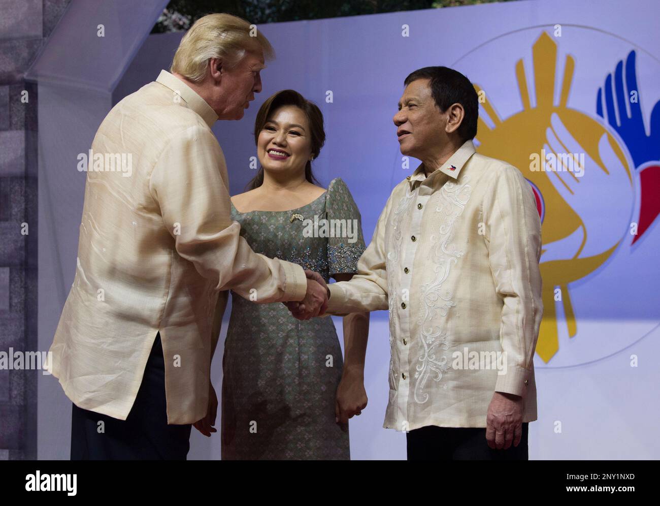 President Donald Trump shakes hands with Philippine President Rodrigo ...