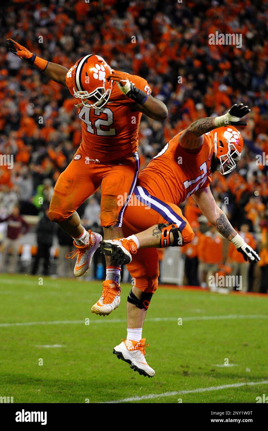 CLEMSON, SC - NOVEMBER 11: Clemson Tigers offensive lineman Sean ...