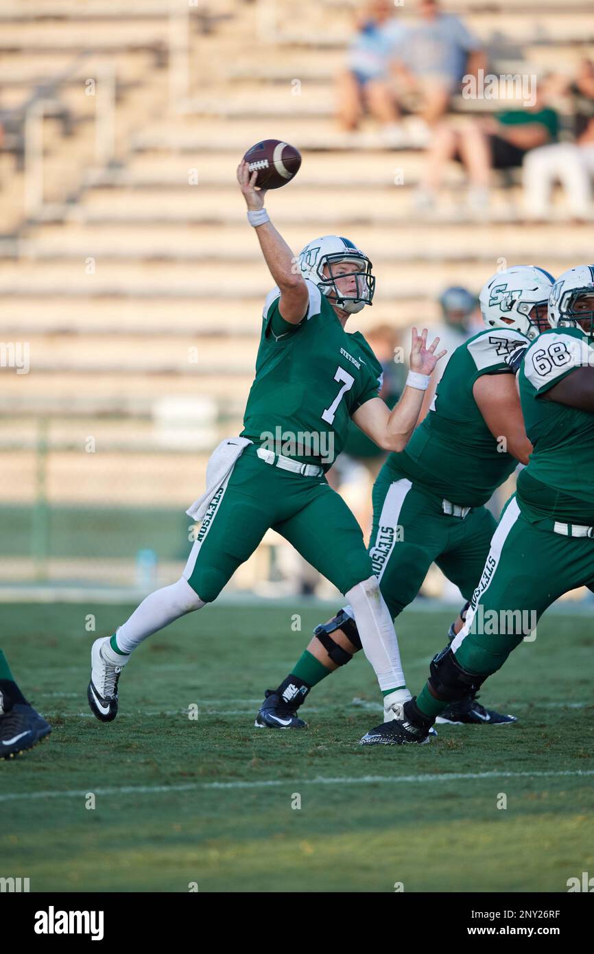 Stetson Hatters quarterback Colin McGovern (7) throws a pass during a ...